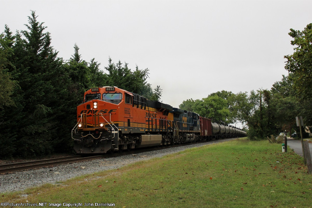 BNSF 6692